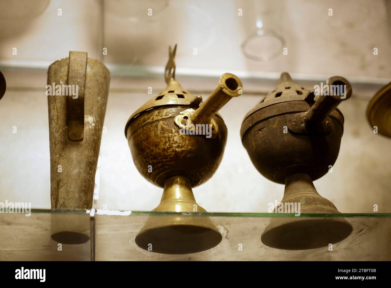 Traditional brass house item hi-res stock photography and images - Alamy