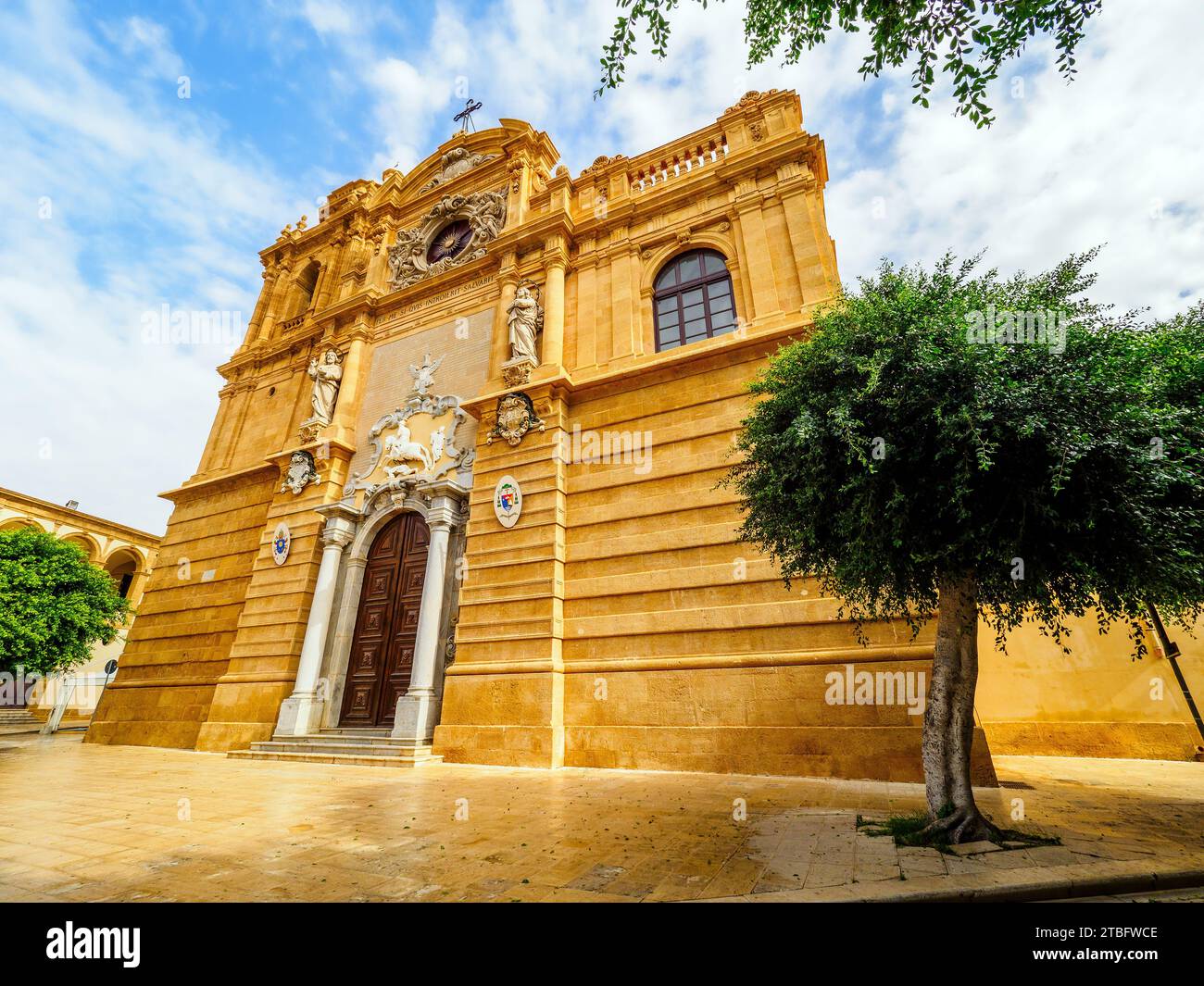 Cattedrale basilica hi-res stock photography and images - Alamy