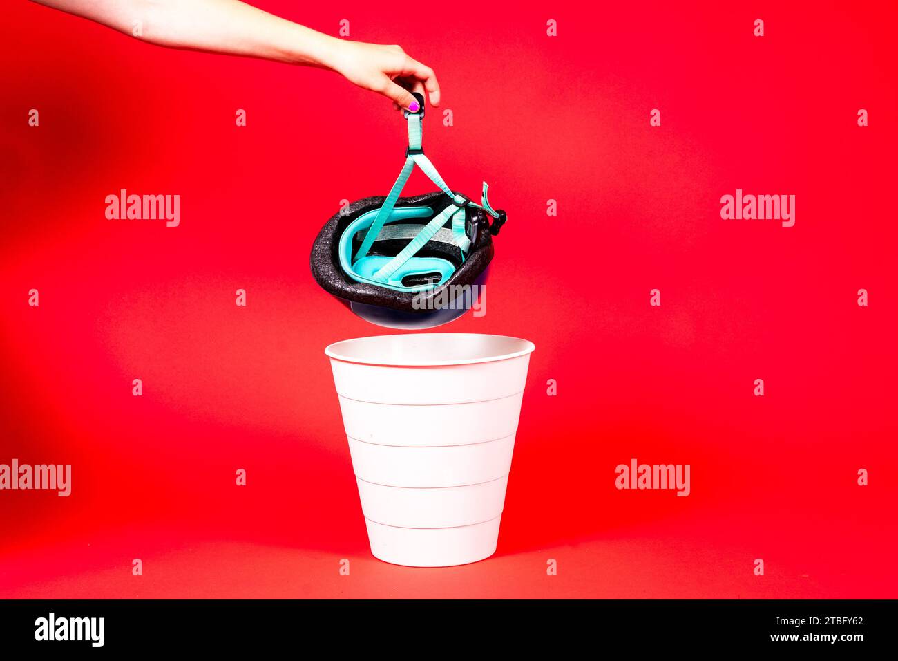 Bike recycling bin hi-res stock photography and images - Alamy