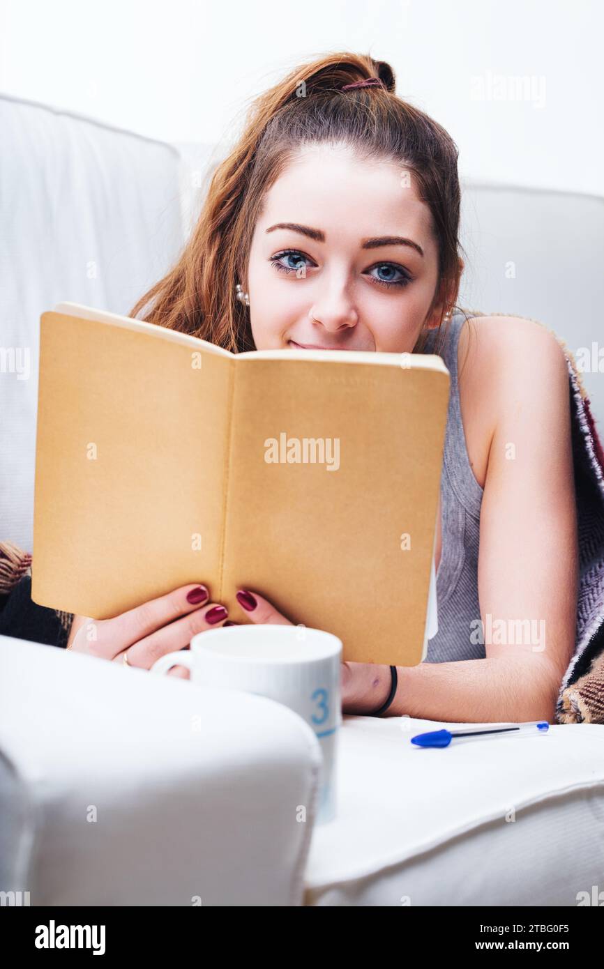 Laid back attire hi-res stock photography and images - Alamy