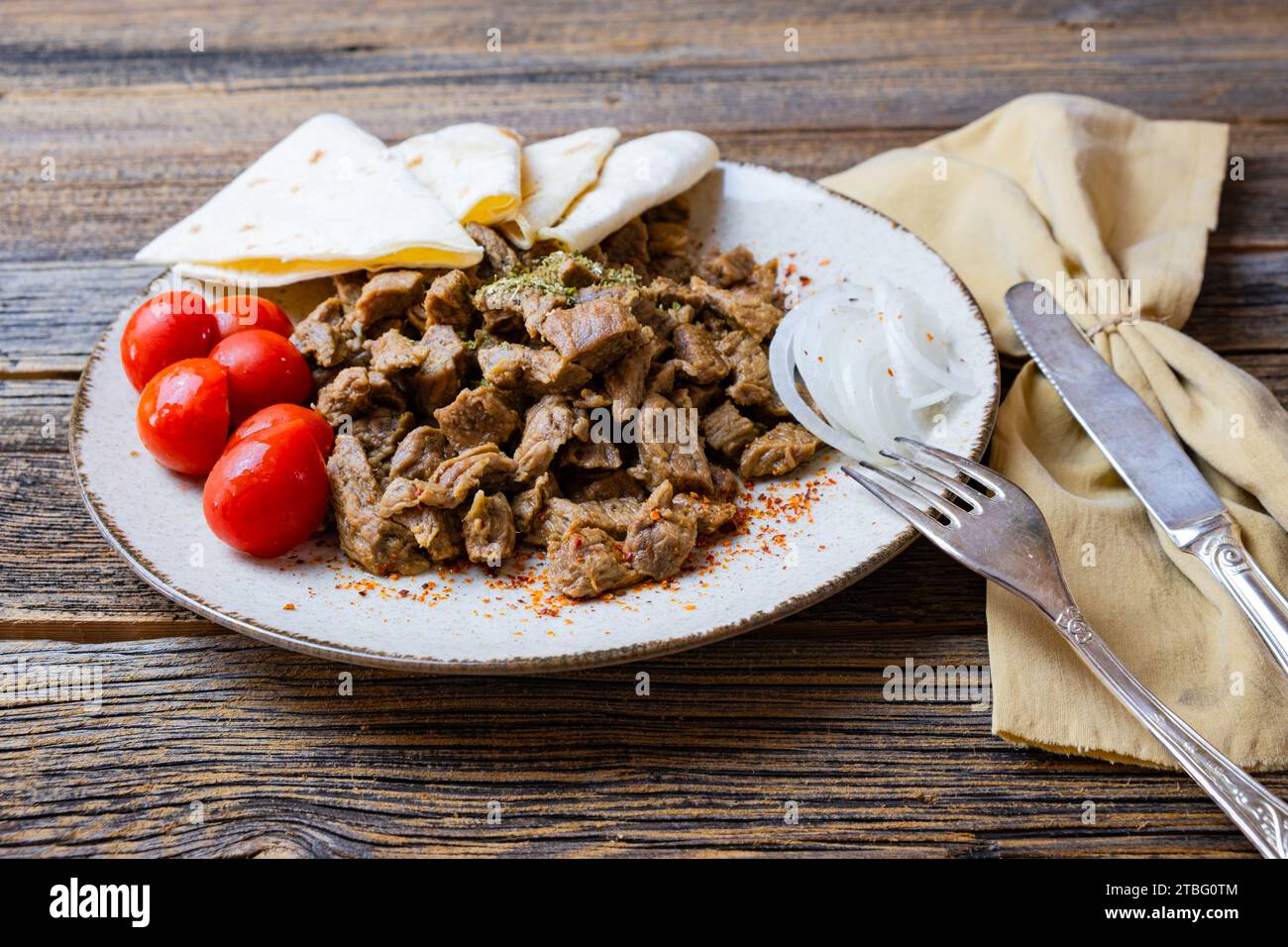 Meat with chopped vegetables hi-res stock photography and images - Alamy