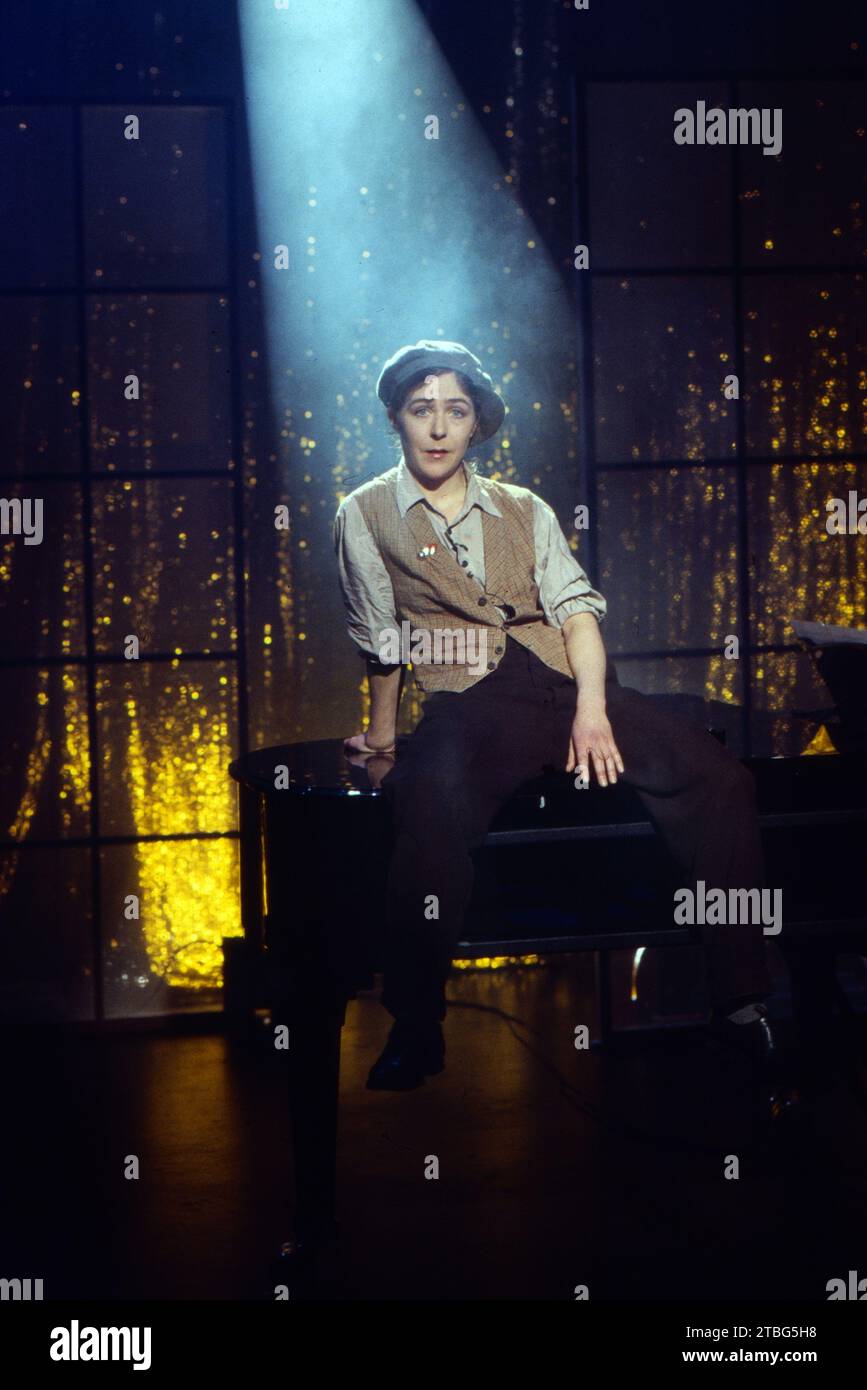 Schauspielerin Anne Bennent auf der Bühne, circa 1993 Stock Photo - Alamy