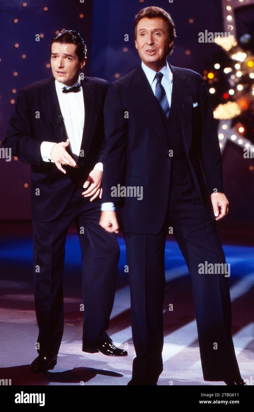 Entertainer Peter Alexander in seiner Show mit dem österreichischen Pop ...