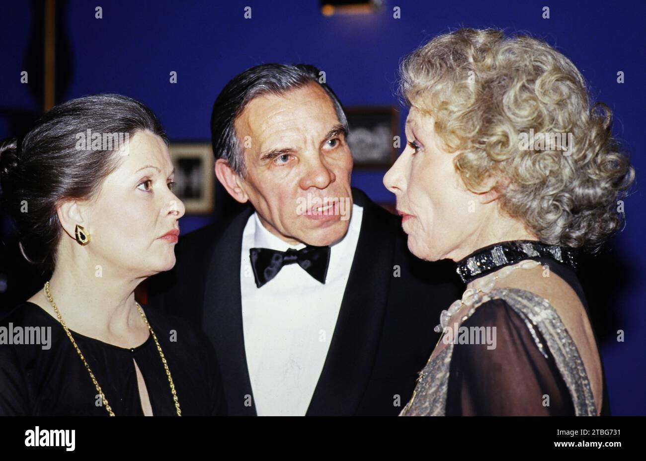 Johanna Hannerl Matz, österreichische Schauspielerin (links), trifft ...