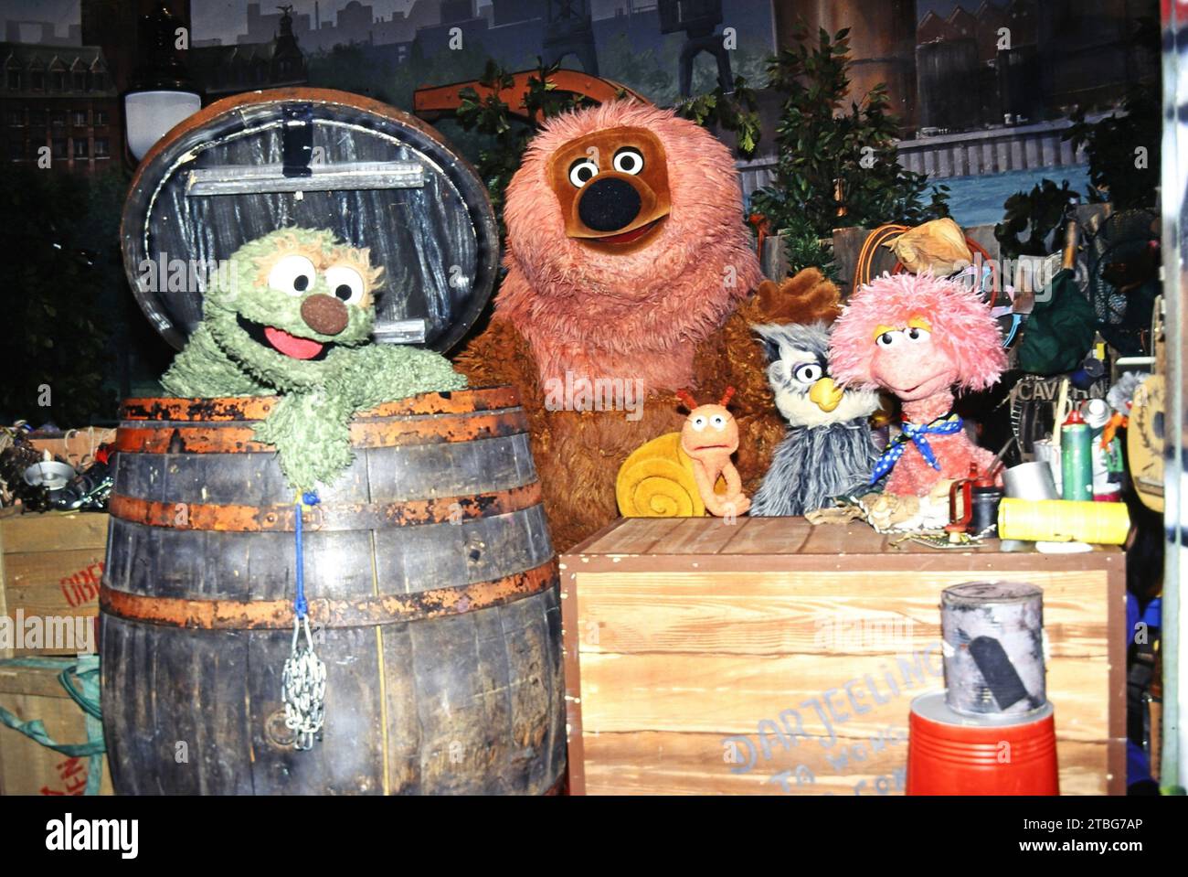 Celebrity puppet childrens television hi-res stock photography and ...