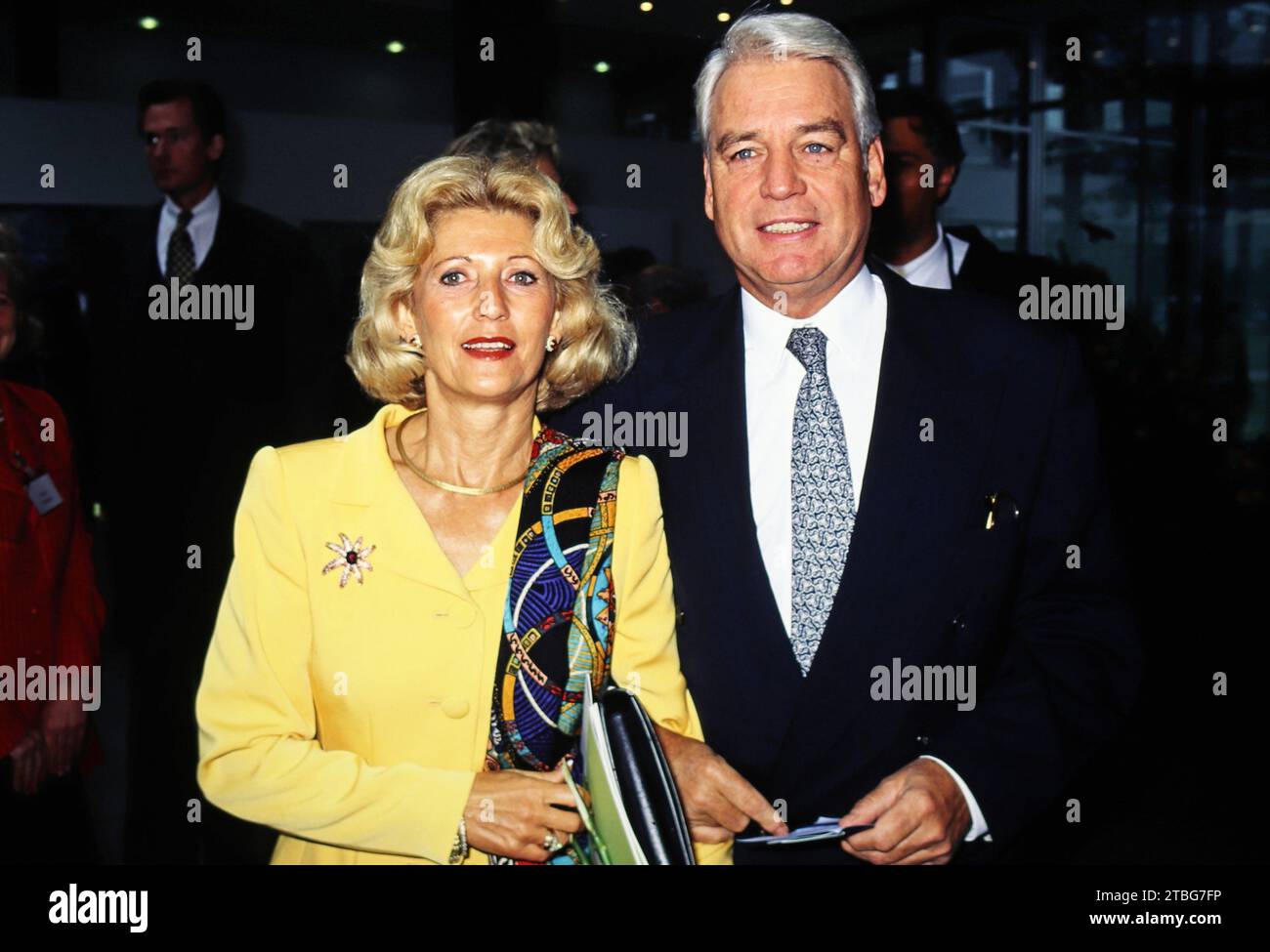 Mark Wössner, deutscher Manager, mit Ehefrau, Deutschland um 1999 Stock ...