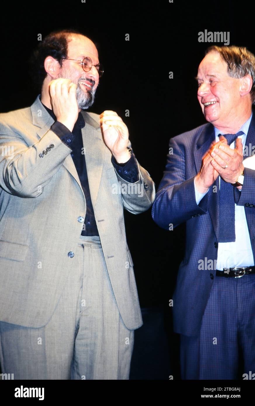 Salman Rushdie, britisch indischer Schriftsteller, mit Autor Siegfried ...