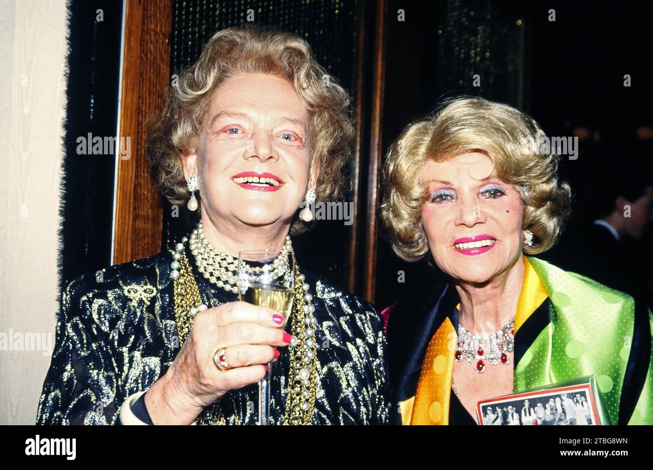 Helga Lee von Schaumburg-Lippe und Vera Kalman, ehemalige ...