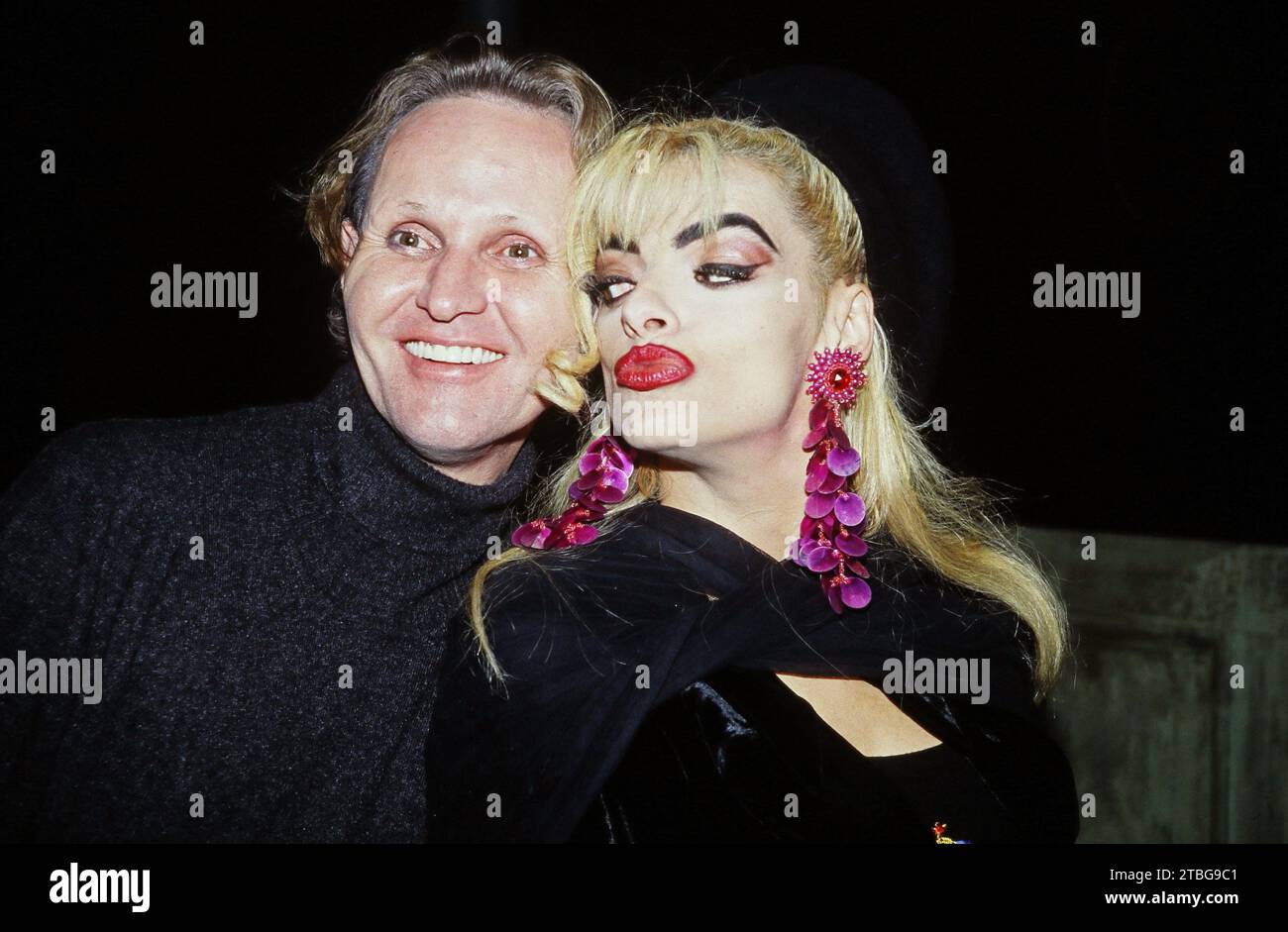 Nina Hagen, deutsche Sängerin und Schauspielerin, mit Travestiestar ...