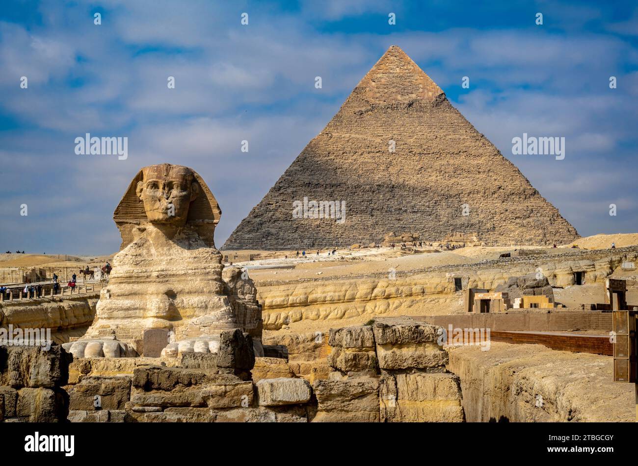 Great Sphinx and Pyramid of Khafre, Giza, Egypt Stock Photo - Alamy
