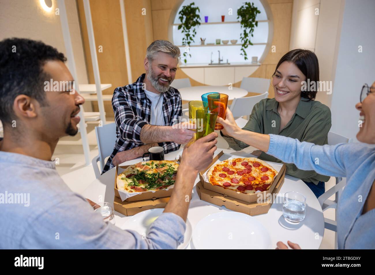 Lunch group hi-res stock photography and images - Alamy