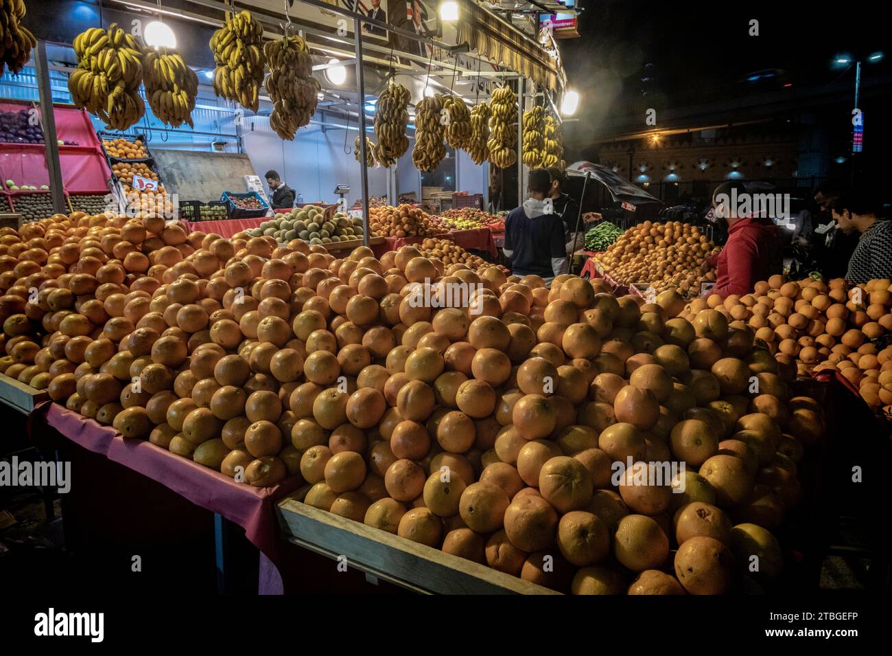 Fruit stall in Khan el-Khalili market, Cairo, Egypt Stock Photo - Alamy