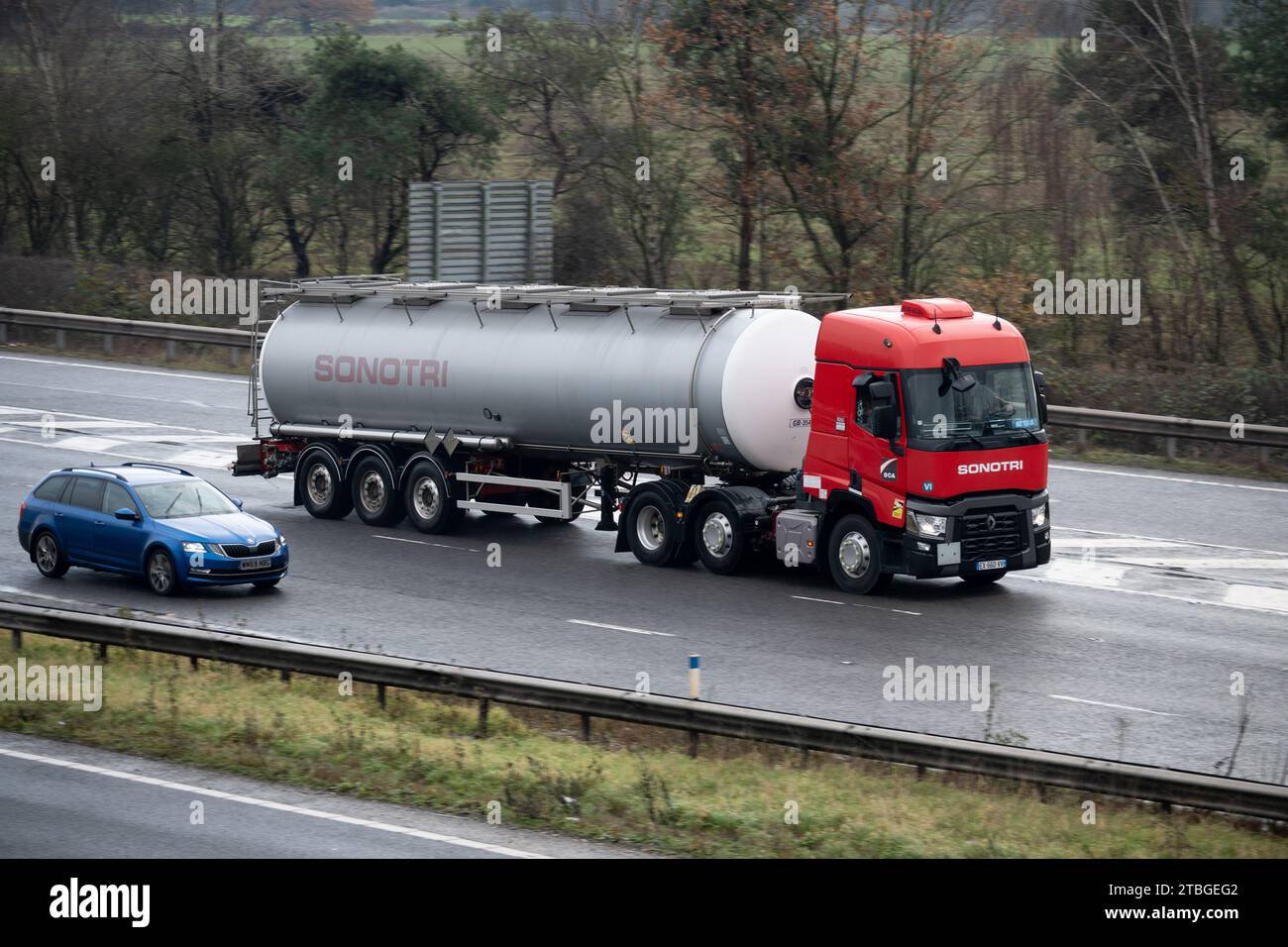 Tanker lorry truck on motorway hi-res stock photography and images - Alamy