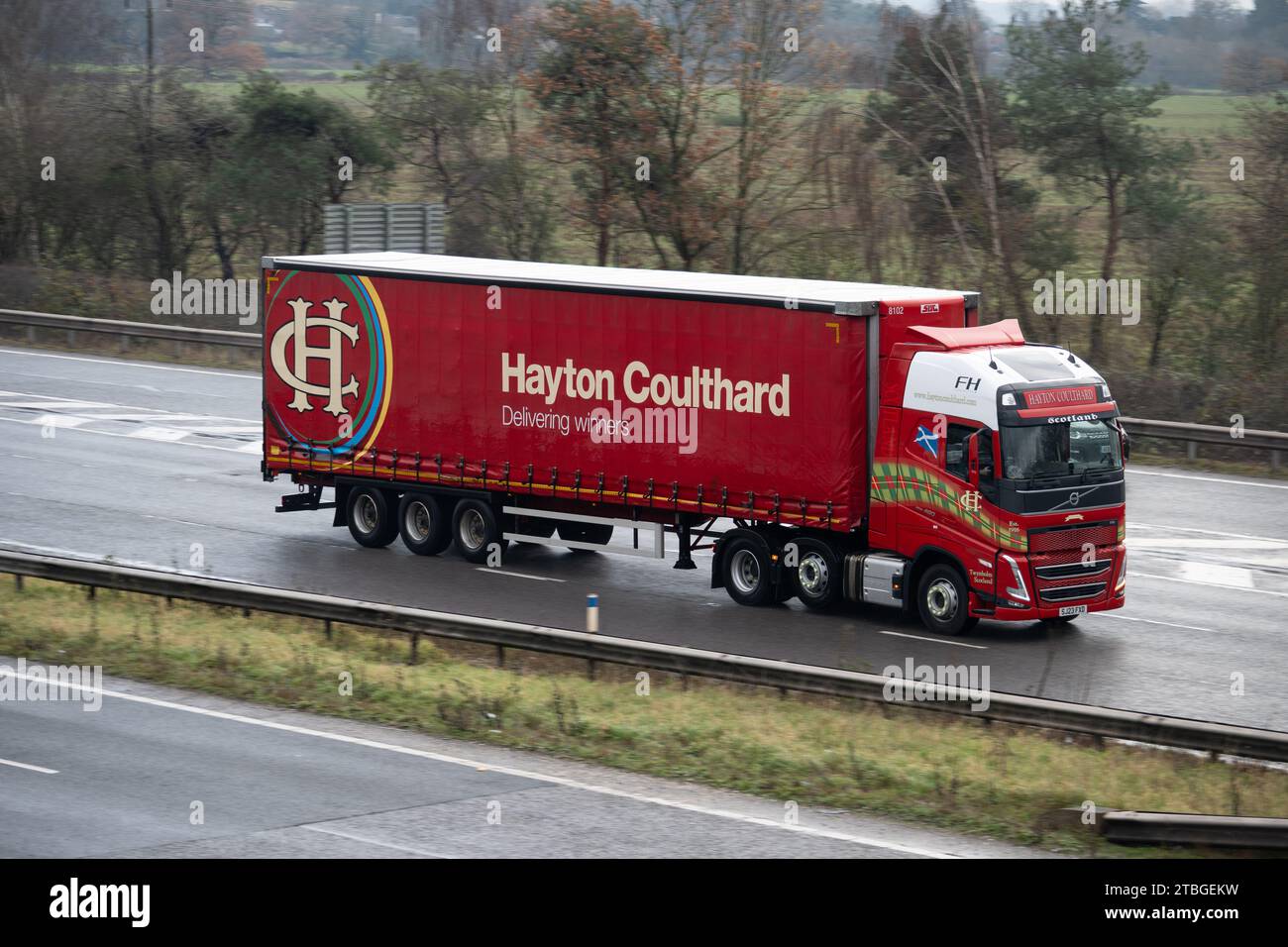 Articulated lorry on m40 motorway hi-res stock photography and images ...