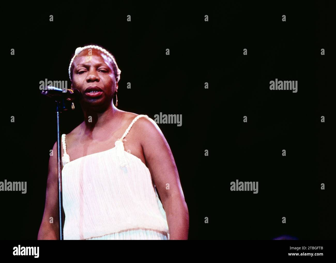 Nina Simone, amerikanische Jazz- und Blues-Sängerin und Jazz Pianistin ...