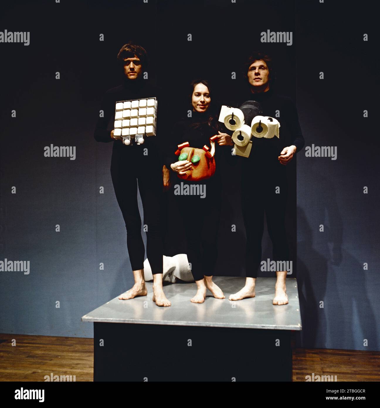 Mummenschanz Maskentheater, Theatergruppe aus der Schweiz: Andres ...