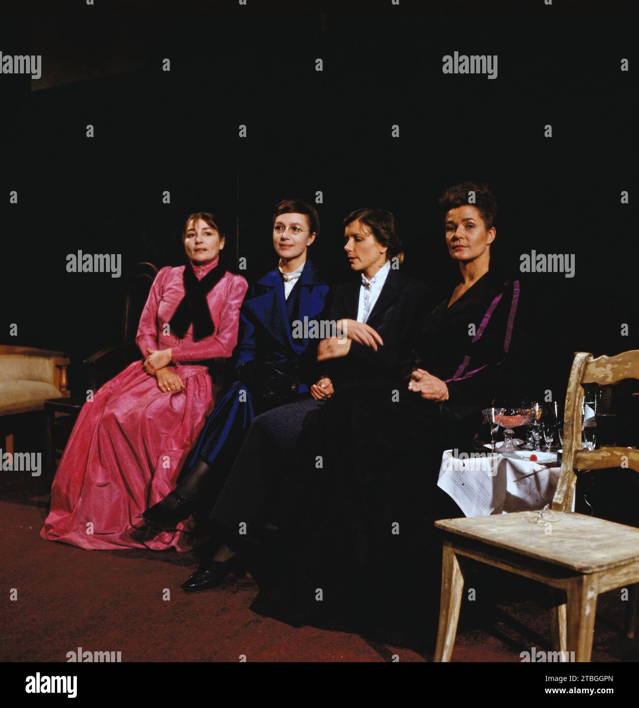 Drei Schwestern, Schauspiel nach einem Bühnenstück von Anton Tschechow ...