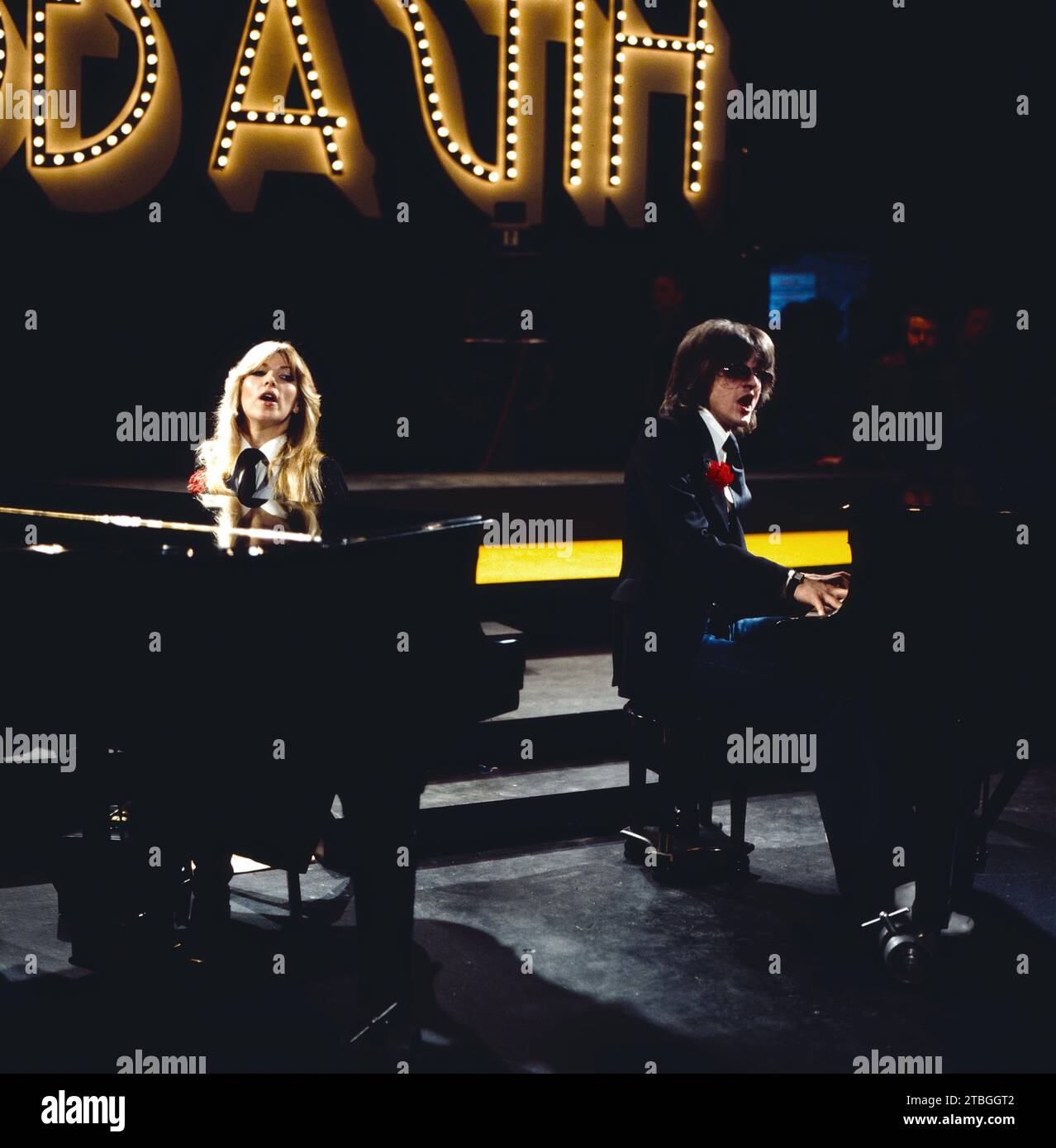 Lynsey de Paul, britische Sängerin und Liedermacherin, TV Auftritt mit dem britischen Musiker ...