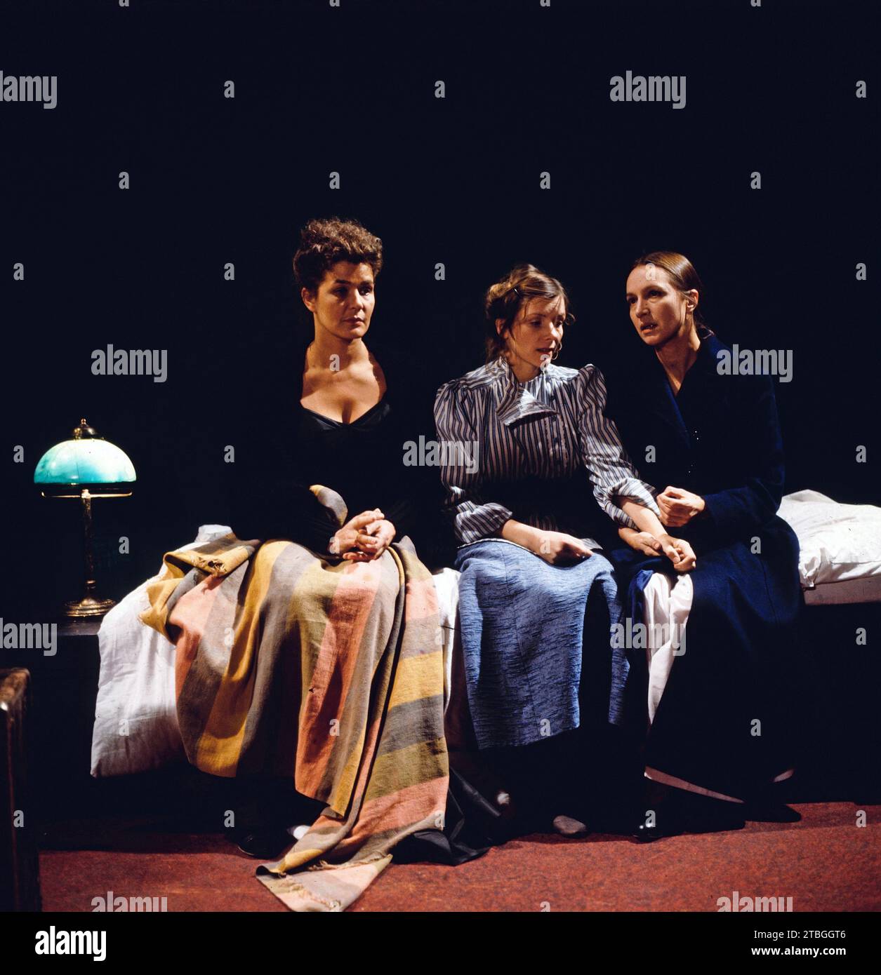 Drei Schwestern, Schauspiel nach einem Bühnenstück von Anton Tschechow ...