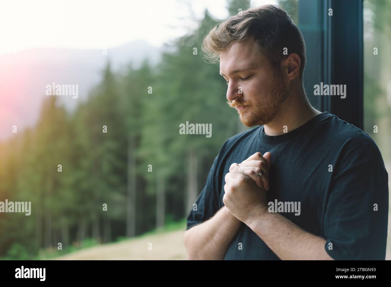 Jesus praying on a mountain hi-res stock photography and images - Alamy