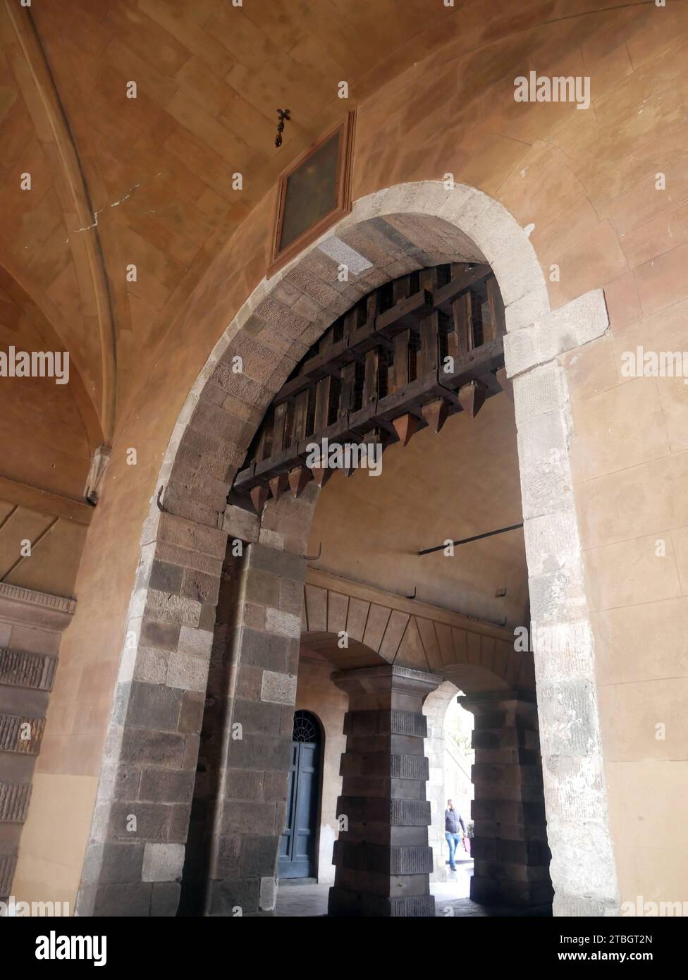 Lucca medieval gate hi-res stock photography and images - Alamy