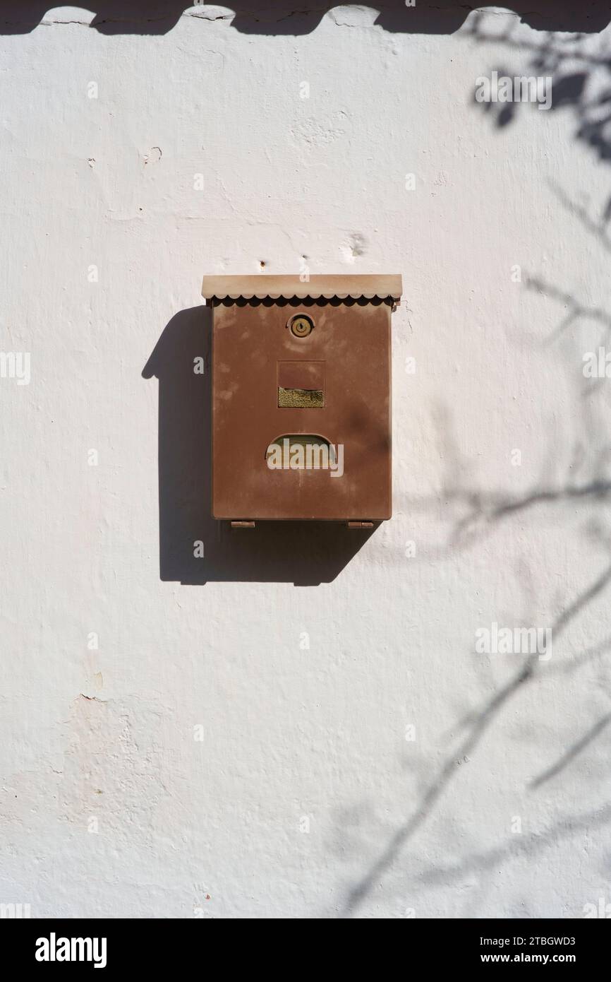 Old metal mailbox mailboxes hi-res stock photography and images - Alamy