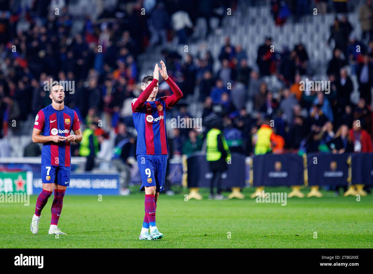 Porto fc barcelona fans hi-res stock photography and images - Alamy