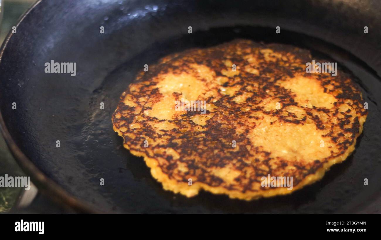 Artisanal preparation of corn cachapas, a typical Venezuelan dish Stock ...