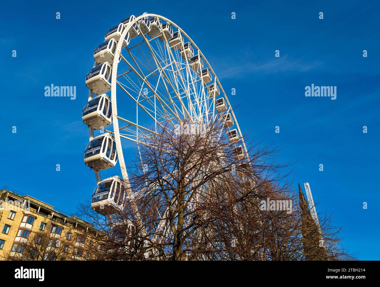 Edinburgh christmas market 2023 hi-res stock photography and images - Alamy