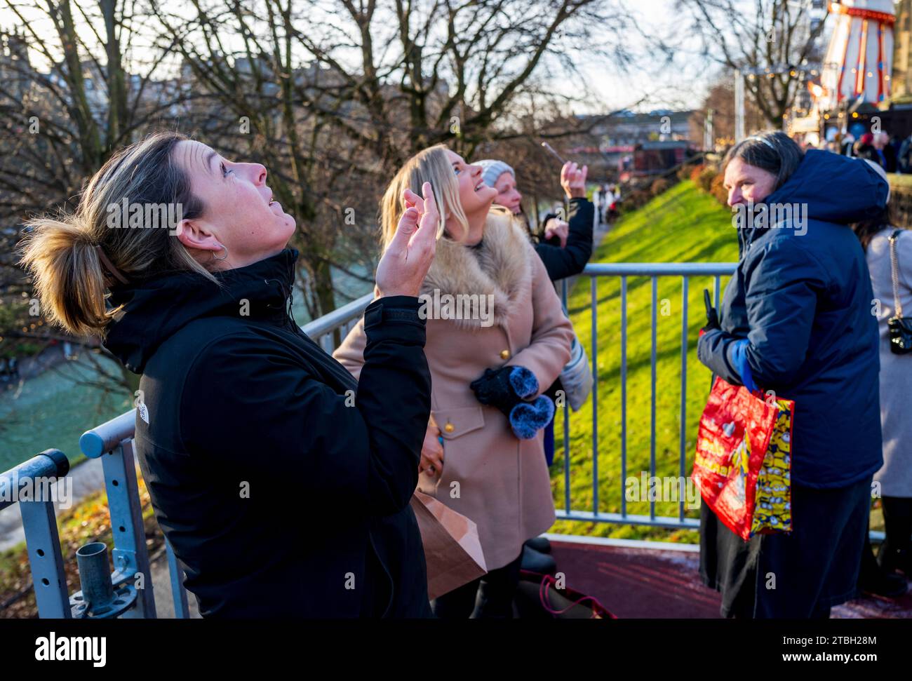 Spinning rode hi-res stock photography and images - Alamy