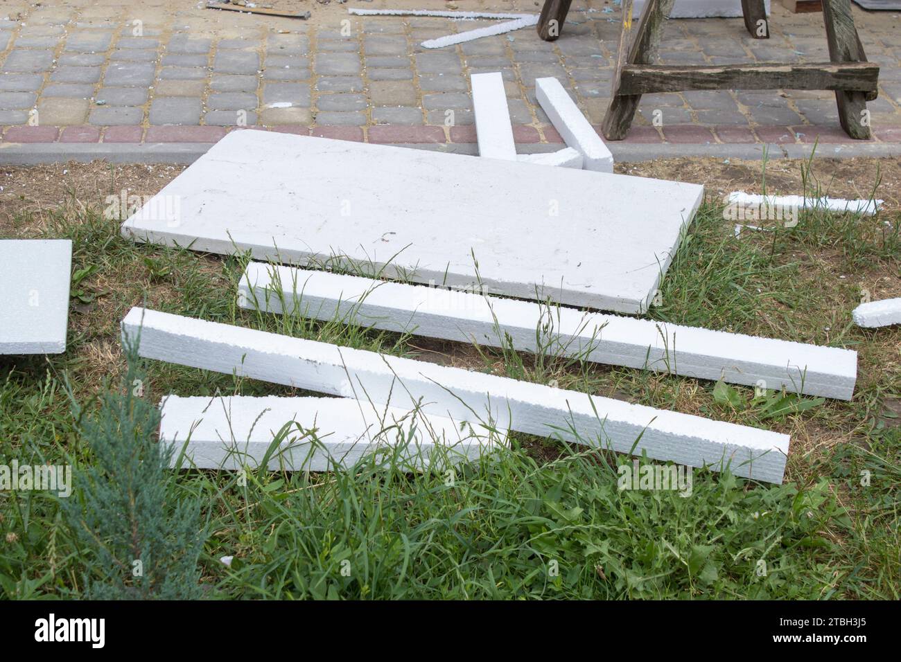 building material for insulation of the facade of the building ...