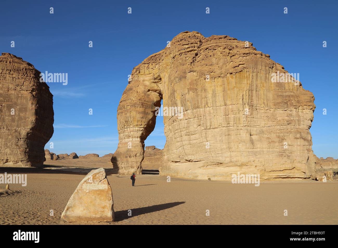 Photographer at Elephant Rock in the Arabian desert Stock Photo - Alamy