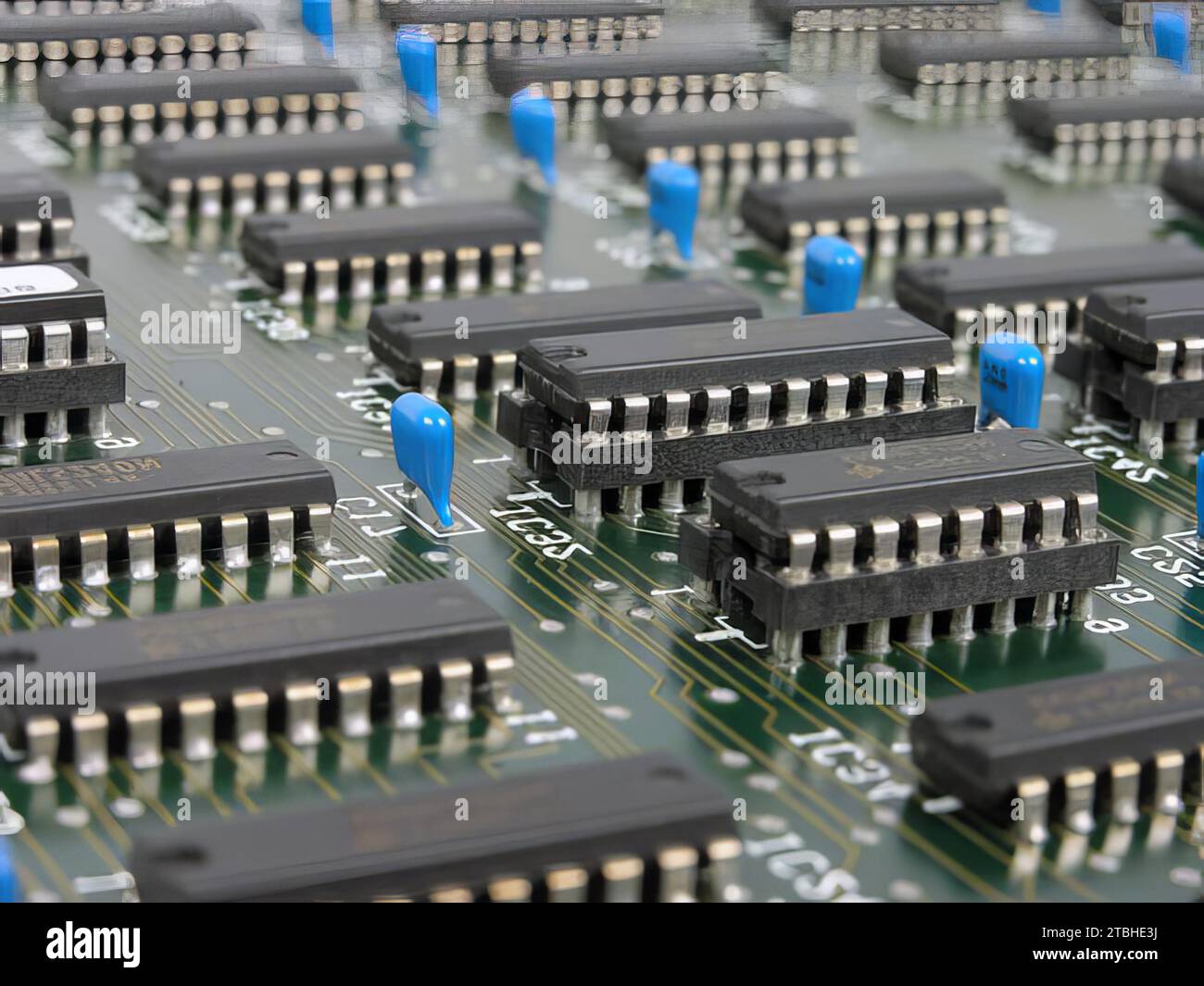 Michrochip, comptuer processor and motherboard, computer circuits and ...
