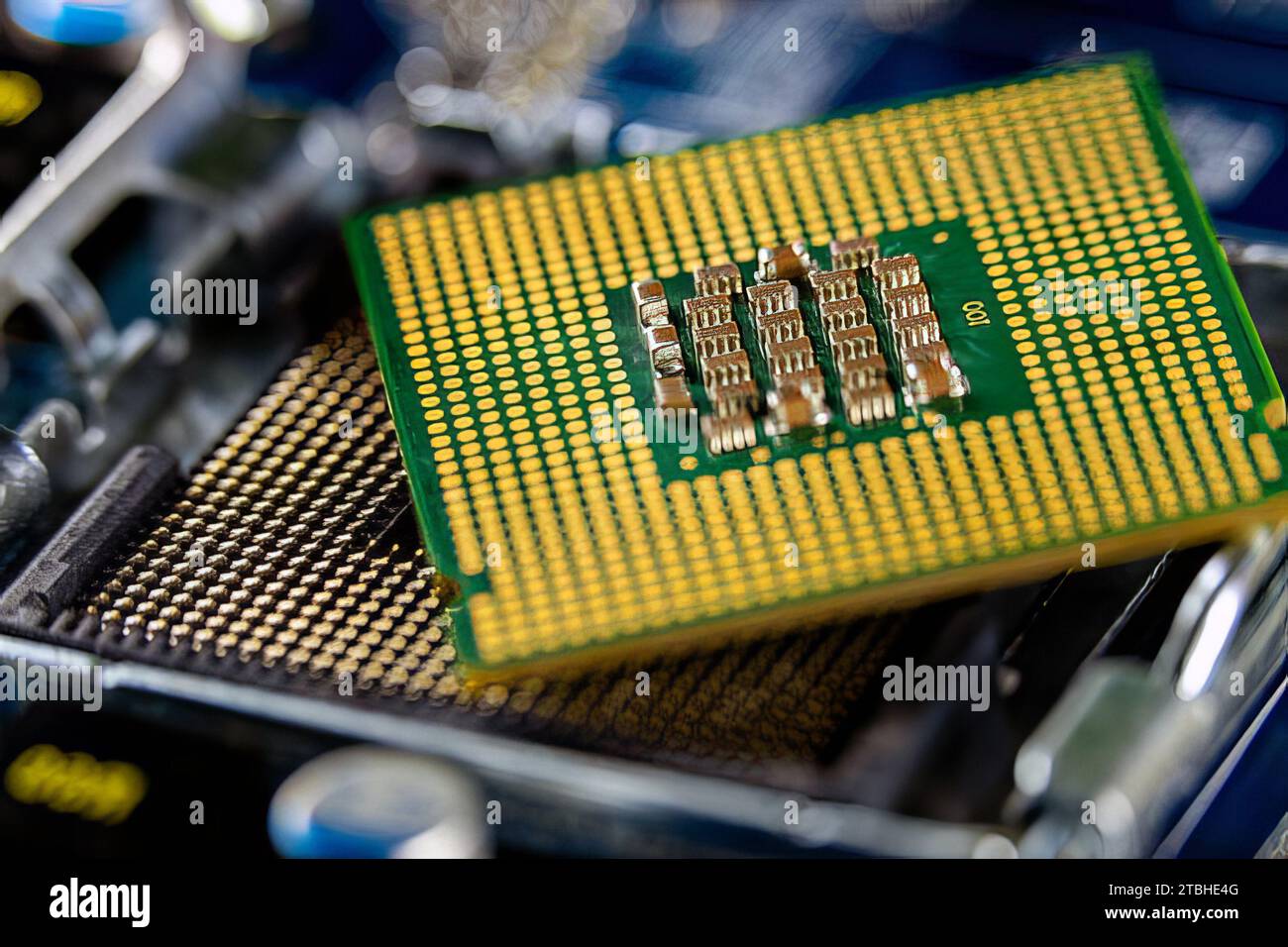 Michrochip, comptuer processor and motherboard, computer circuits and ...