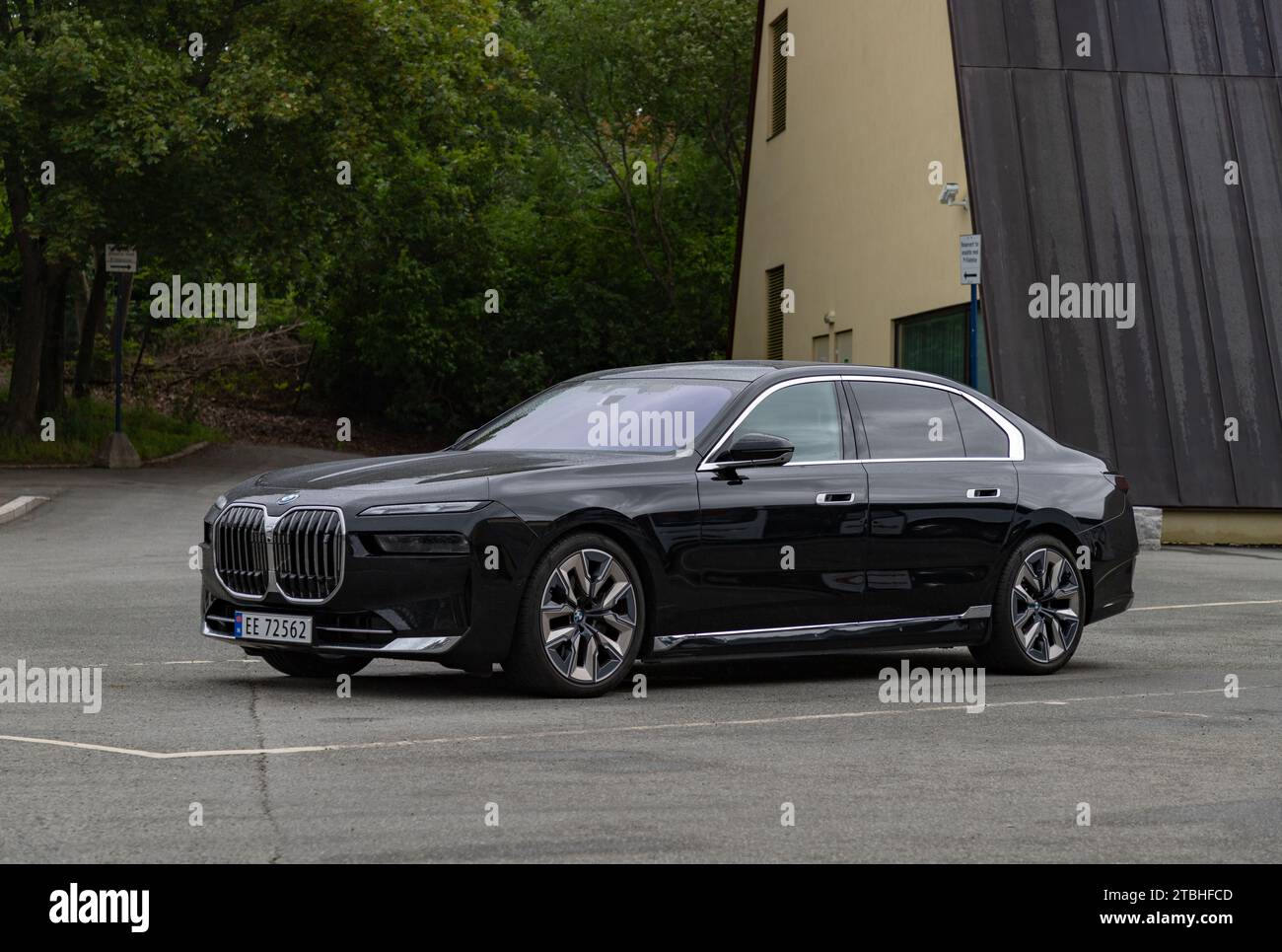 A picture of a black BMW i7 Stock Photo - Alamy