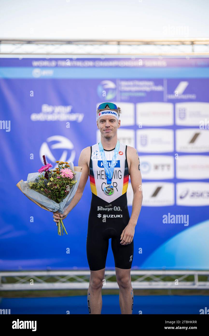 Tim Hellwig at the award ceremony in Pontevedra in the 2023 Triathlon ...