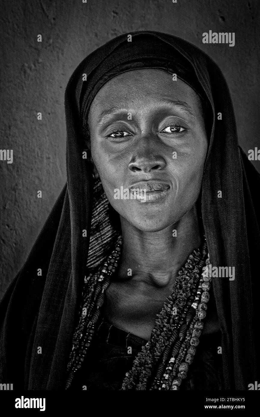 Gambia traditional clothing hi-res stock photography and images - Alamy