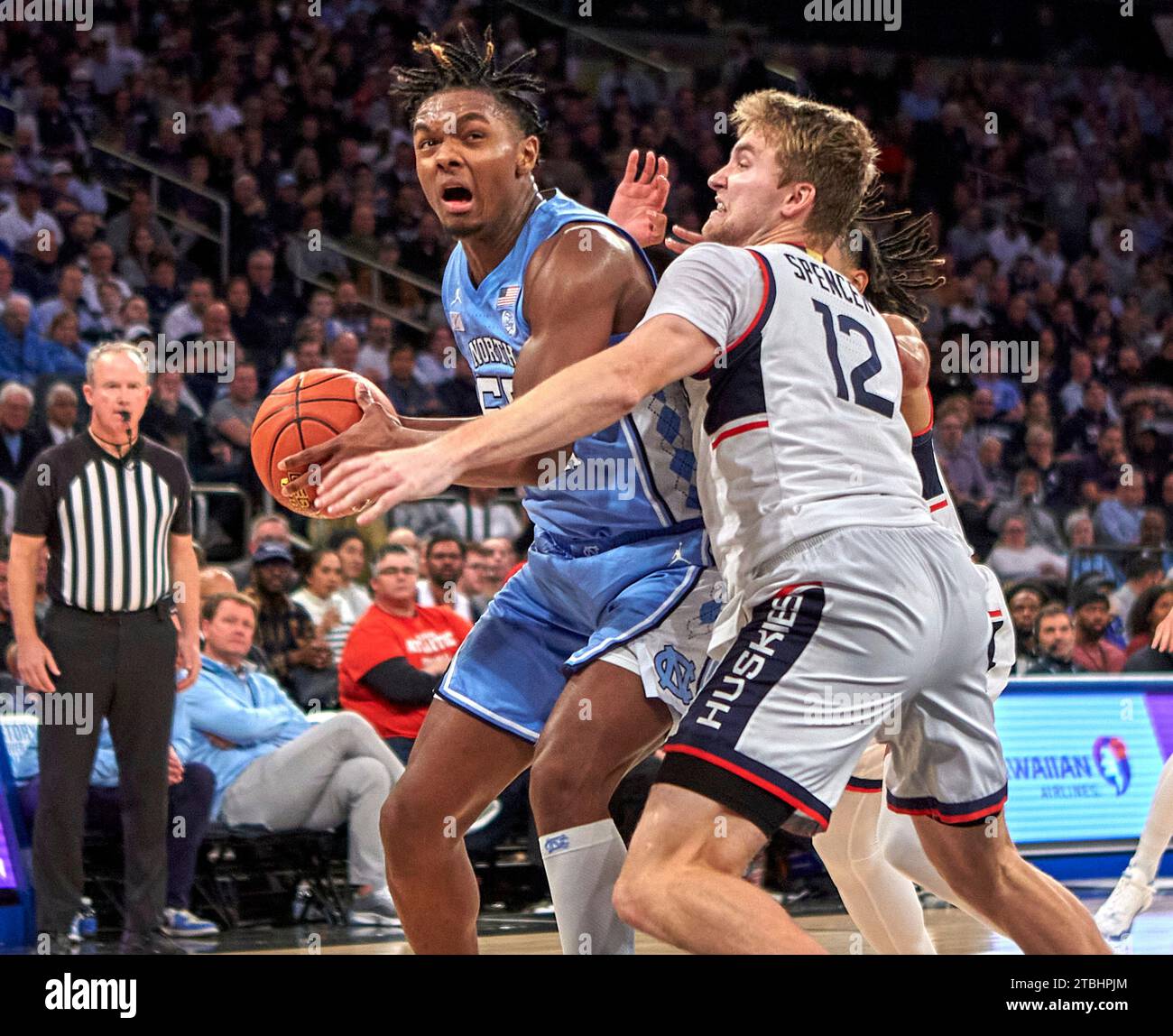 New York, United States. 05th Dec, 2023. North Carolina Tar Heels ...