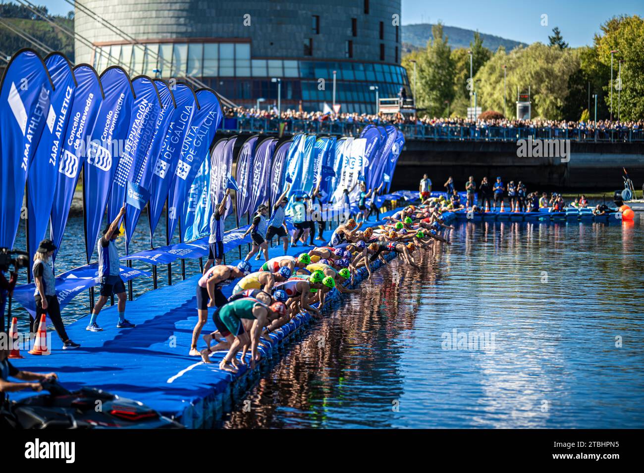 Elite men's swim outing in Pontevedra in the 2023 Triathlon World ...
