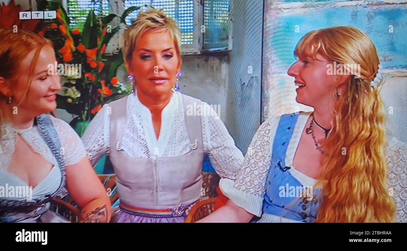 Broadcast screenshot hi-res stock photography and images - Alamy