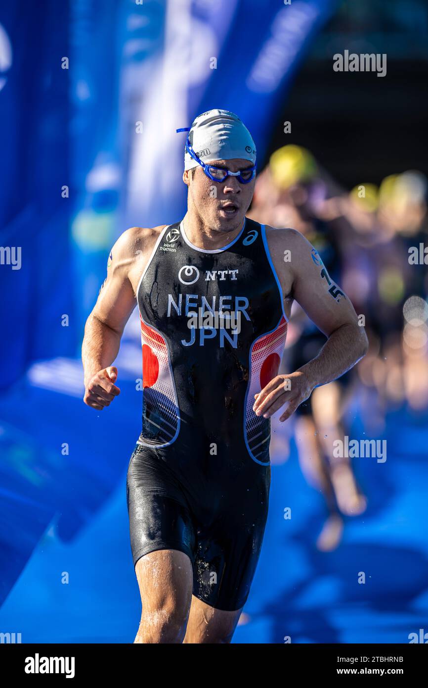 Kenji Nener participating in Pontevedra in the 2023 World Triathlon ...