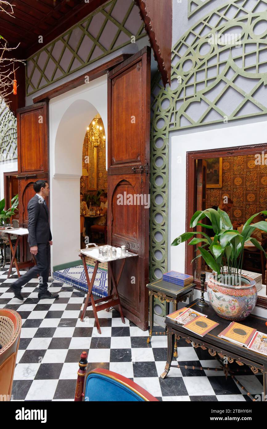 Elegant coffee setting hi-res stock photography and images - Alamy