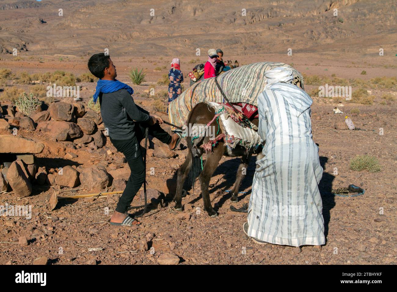 Montagne aride hi-res stock photography and images - Alamy