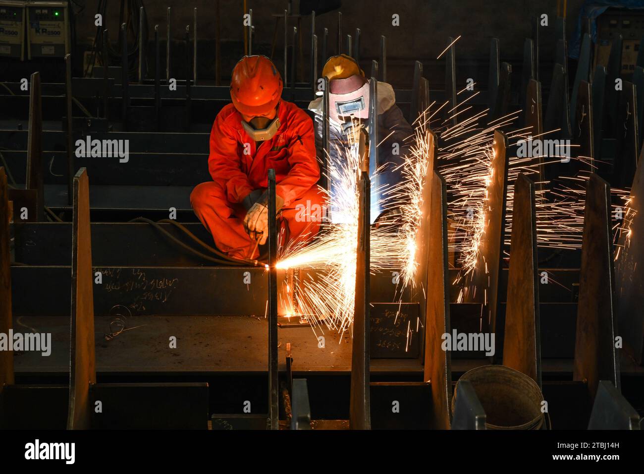Shipbuilding china weld hi-res stock photography and images - Alamy