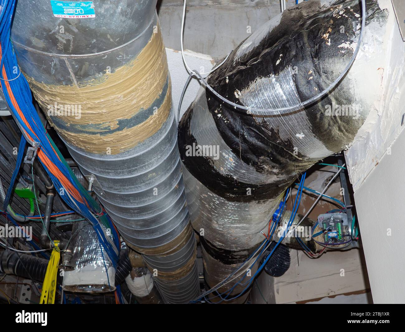 Asbestos mastic hi-res stock photography and images - Alamy