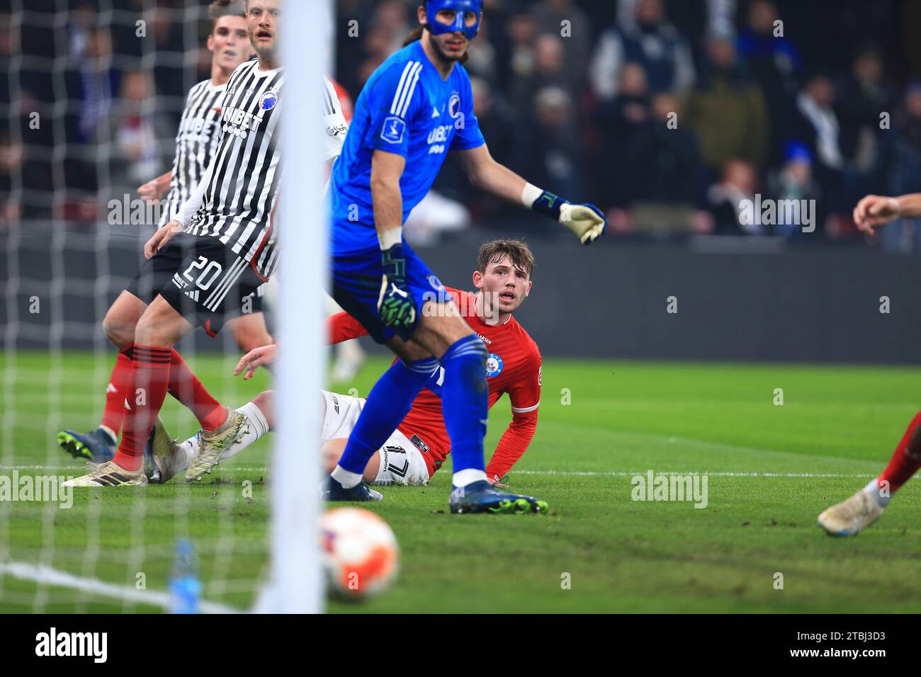 Copenhagen, Denmark. 06th Dec, 2023. Callum McCowatt (17) of Silkeborg ...