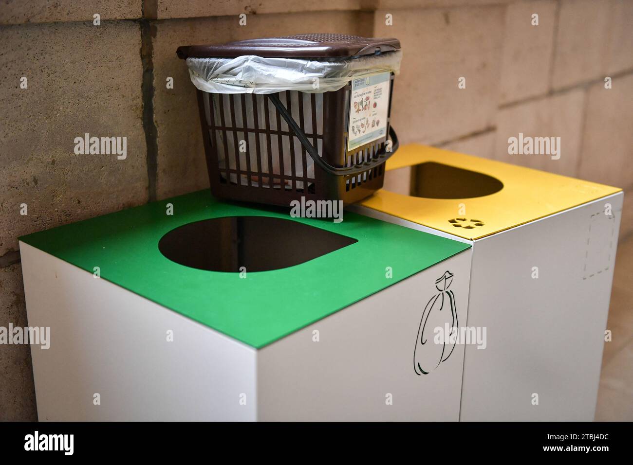 Paris france recycling bins paris hi-res stock photography and images ...