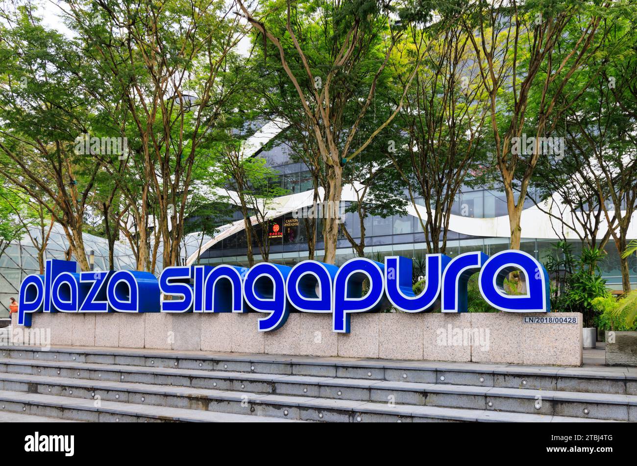 Plaza Singapura shopping mall, Orchard Road, Singapore Stock Photo - Alamy
