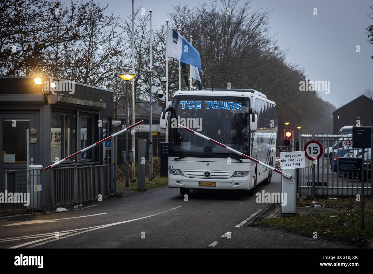 TER APEL - A bus with asylum seekers leaves from the grounds of the ...