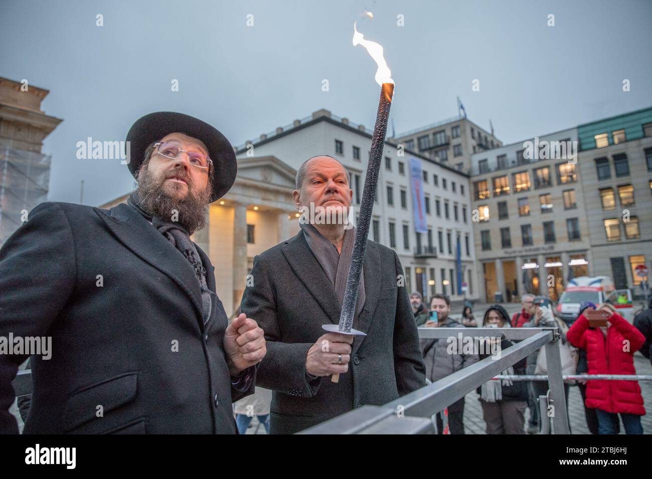 In a symbolic and heartwarming gesture, German Chancellor Olaf Scholz ...